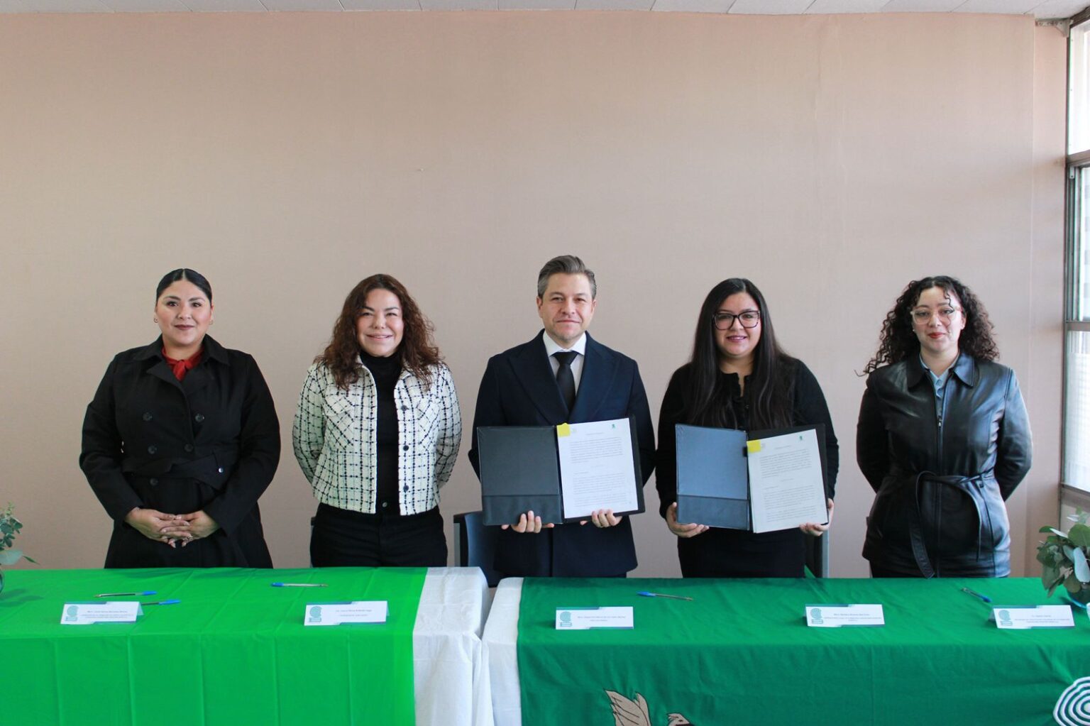 Firma Cobach convenio de colaboración con Fundación Comunitaria ...